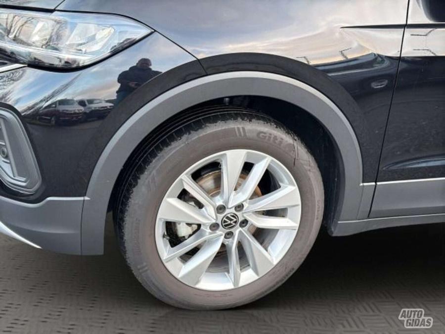 Black Volkswagen T-Cross 2025 in Kaunas, with an engine capacity of 1.00 L and mileage of 13 thousand km for 26704 €, photo 8 on AUTOMOTO.COM.LV
