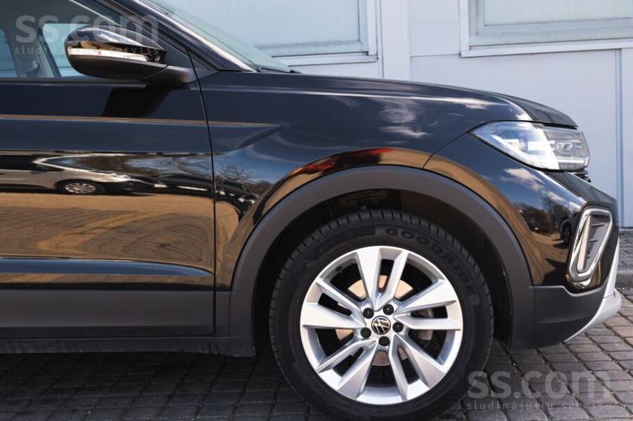 Melns Volkswagen T-Cross 2025 Ventspils, ar dzinēja tilpumu 1.00 L un nobraukumu 34 tūkst. km par 22500 €, foto 10 vietnē AUTOMOTO.COM.LV