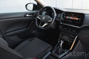 Melns Volkswagen T-Cross 2025 Ventspils, ar dzinēja tilpumu 1.00 L un nobraukumu 34 tūkst. km par 22500 €, foto 16 vietnē AUTOMOTO.COM.LV