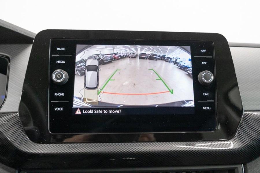 Черный Фольксваген T-Cross 2025 в Вильнюс, объемом двигателя 1.00 л и пробегом 26 тыс. км за 22400 €, фото 13 на AUTOMOTO.COM.LV