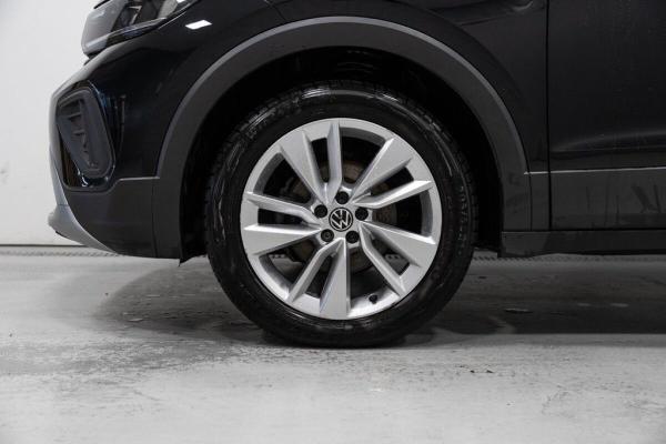 Melns Volkswagen T-Cross 2025 Viļņa, ar dzinēja tilpumu 1.00 L un nobraukumu 27 tūkst. km par 21950 €, foto 5 vietnē AUTOMOTO.COM.LV