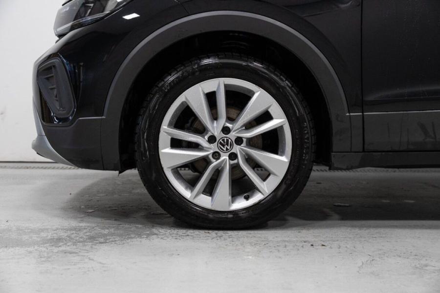 Black Volkswagen T-Cross 2025 in Vilnius, with an engine capacity of 1.00 L and mileage of 27 thousand km for 21950 €, photo 6 on AUTOMOTO.COM.LV