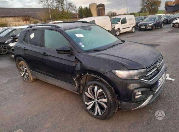 Black Volkswagen T-Cross 2019 in Kaunas, with an engine capacity of 1.00 L and mileage of 70 thousand km for 11700 €, photo 2 on AUTOMOTO.COM.LV