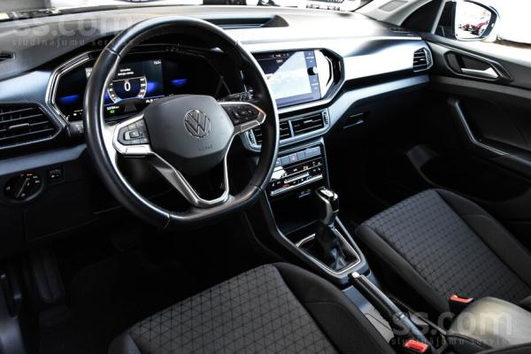Черный Фольксваген T-Cross 2022 в Рига, объемом двигателя 1.00 л и пробегом 50 тыс. км за 18790 €, фото 11 на AUTOMOTO.COM.LV