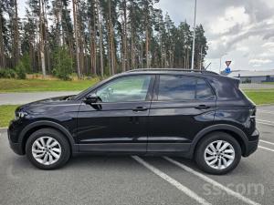 Черный Фольксваген T-Cross 2022 в Рига, объемом двигателя 1.00 л и пробегом 23 тыс. км за 17500 €, фото  на AUTOMOTO.COM.LV