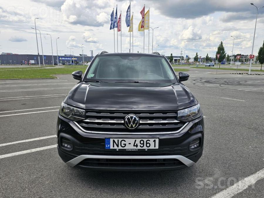 Черный Фольксваген T-Cross 2022 в Рига, объемом двигателя 1.00 л и пробегом 23 тыс. км за 17500 €, фото 4 на AUTOMOTO.COM.LV