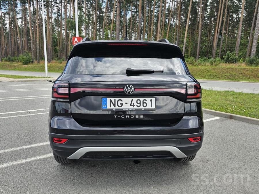 Черный Фольксваген T-Cross 2022 в Рига, объемом двигателя 1.00 л и пробегом 23 тыс. км за 17500 €, фото 5 на AUTOMOTO.COM.LV