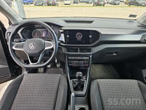 Черный Фольксваген T-Cross 2022 в Рига, объемом двигателя 1.00 л и пробегом 23 тыс. км за 17500 €, фото 11 на AUTOMOTO.COM.LV