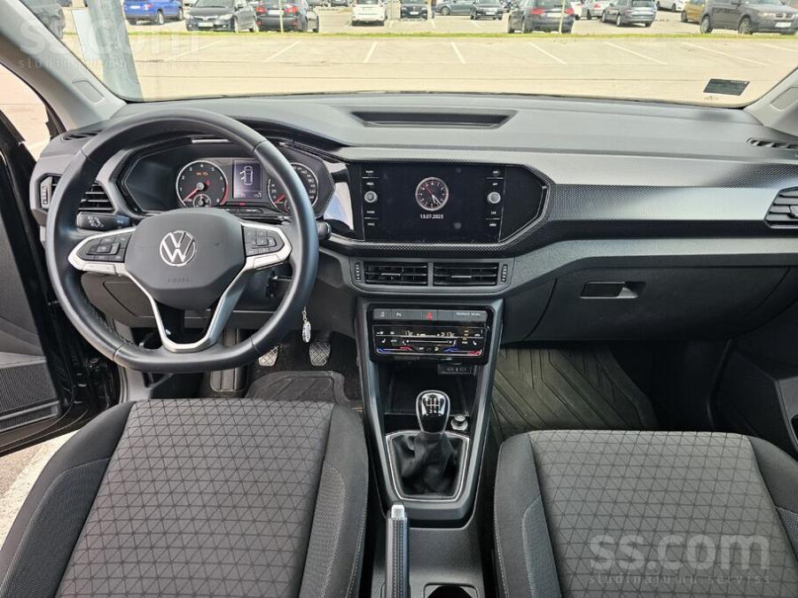 Черный Фольксваген T-Cross 2022 в Рига, объемом двигателя 1.00 л и пробегом 23 тыс. км за 17500 €, фото 11 на AUTOMOTO.COM.LV