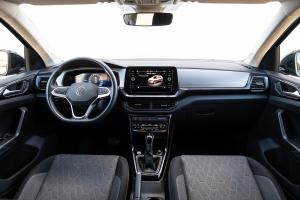 Черный Фольксваген T-Cross 2025 в Рига, объемом двигателя 1.00 л и пробегом 30 тыс. км за 22900 €, фото 10 на AUTOMOTO.COM.LV