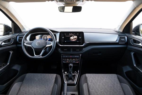 Черный Фольксваген T-Cross 2025 в Рига, объемом двигателя 1.00 л и пробегом 30 тыс. км за 22900 €, фото 9 на AUTOMOTO.COM.LV