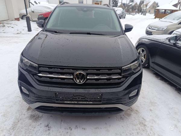 Black Volkswagen T-Cross 2021 in Rokiskis, with an engine capacity of 1.00 L and mileage of 61 thousand km for 10700 €, photo 1 on AUTOMOTO.COM.LV
