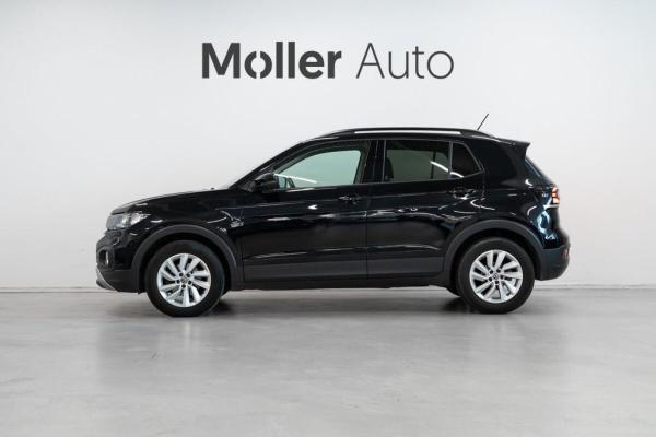 Black Volkswagen T-Cross 2022 in Vilnius, with an engine capacity of 1.00 L and mileage of 49 thousand km for 18250 €, photo 2 on AUTOMOTO.COM.LV