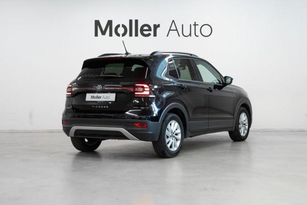 Black Volkswagen T-Cross 2022 in Vilnius, with an engine capacity of 1.00 L and mileage of 49 thousand km for 18250 €, photo 3 on AUTOMOTO.COM.LV