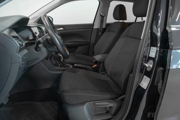 Black Volkswagen T-Cross 2022 in Vilnius, with an engine capacity of 1.00 L and mileage of 49 thousand km for 18250 €, photo 7 on AUTOMOTO.COM.LV