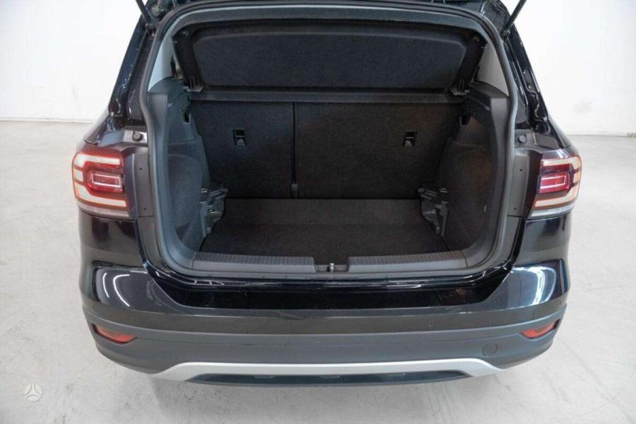 Black Volkswagen T-Cross 2022 in Vilnius, with an engine capacity of 1.00 L and mileage of 49 thousand km for 18250 €, photo 17 on AUTOMOTO.COM.LV