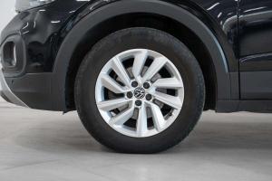 Black Volkswagen T-Cross 2022 in Vilnius, with an engine capacity of 1.00 L and mileage of 49 thousand km for 18250 €, photo 18 on AUTOMOTO.COM.LV