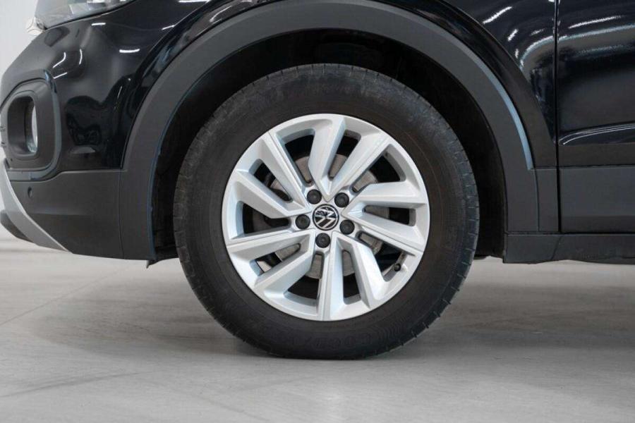 Black Volkswagen T-Cross 2022 in Vilnius, with an engine capacity of 1.00 L and mileage of 49 thousand km for 18250 €, photo 18 on AUTOMOTO.COM.LV