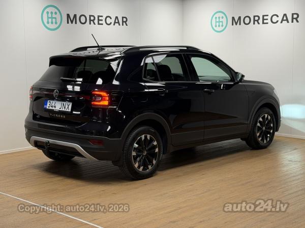 Black Volkswagen T-Cross 2022 in Tallinn, with an engine capacity of 1.50 L and mileage of 98 thousand km for 19490 €, photo 4 on AUTOMOTO.COM.LV