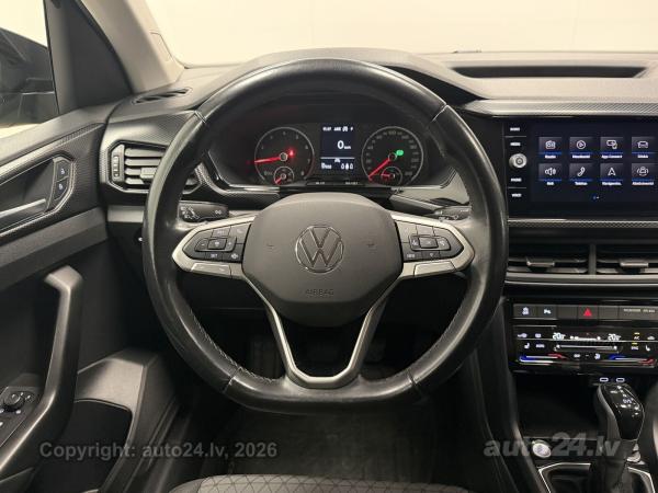 Black Volkswagen T-Cross 2022 in Tallinn, with an engine capacity of 1.50 L and mileage of 98 thousand km for 19490 €, photo 10 on AUTOMOTO.COM.LV