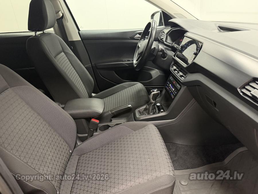 Черный Фольксваген T-Cross 2022 в Таллин, объемом двигателя 1.50 л и пробегом 98 тыс. км за 19490 €, фото 12 на AUTOMOTO.COM.LV