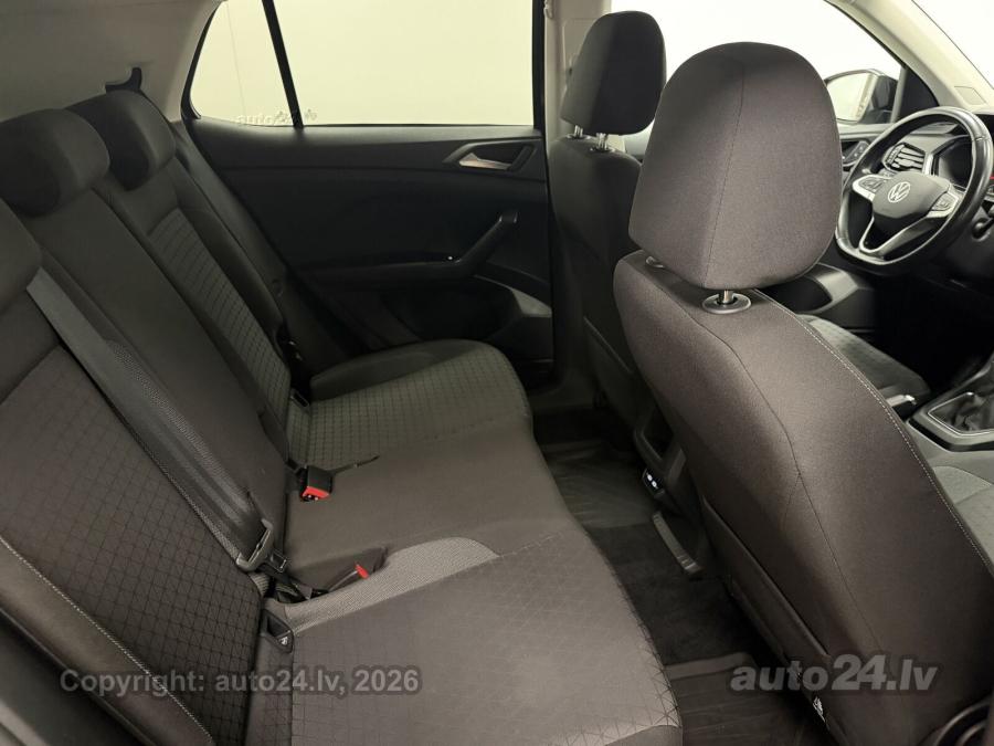 Черный Фольксваген T-Cross 2022 в Таллин, объемом двигателя 1.50 л и пробегом 98 тыс. км за 19490 €, фото 13 на AUTOMOTO.COM.LV