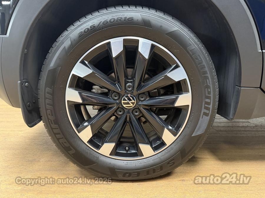 Черный Фольксваген T-Cross 2022 в Таллин, объемом двигателя 1.50 л и пробегом 98 тыс. км за 19490 €, фото 15 на AUTOMOTO.COM.LV