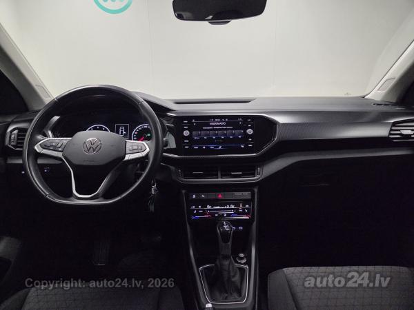 Black Volkswagen T-Cross 2022 in Tallinn, with an engine capacity of 1.00 L and mileage of 91 thousand km for 14900 €, photo 9 on AUTOMOTO.COM.LV