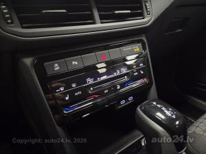 Melns Volkswagen T-Cross 2022 Tallina, ar dzinēja tilpumu 1.00 L un nobraukumu 91 tūkst. km par 14900 €, foto 12 vietnē AUTOMOTO.COM.LV