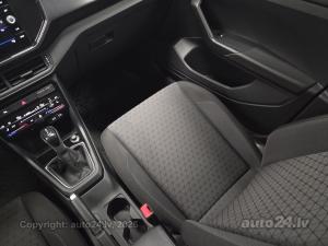 Melns Volkswagen T-Cross 2022 Tallina, ar dzinēja tilpumu 1.00 L un nobraukumu 91 tūkst. km par 14900 €, foto 16 vietnē AUTOMOTO.COM.LV