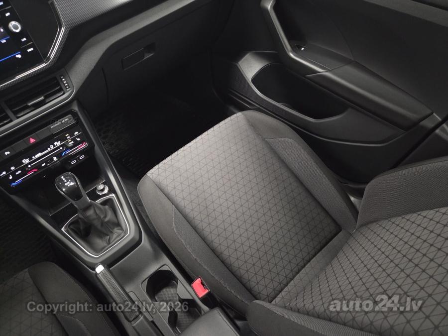 Melns Volkswagen T-Cross 2022 Tallina, ar dzinēja tilpumu 1.00 L un nobraukumu 91 tūkst. km par 14900 €, foto 16 vietnē AUTOMOTO.COM.LV