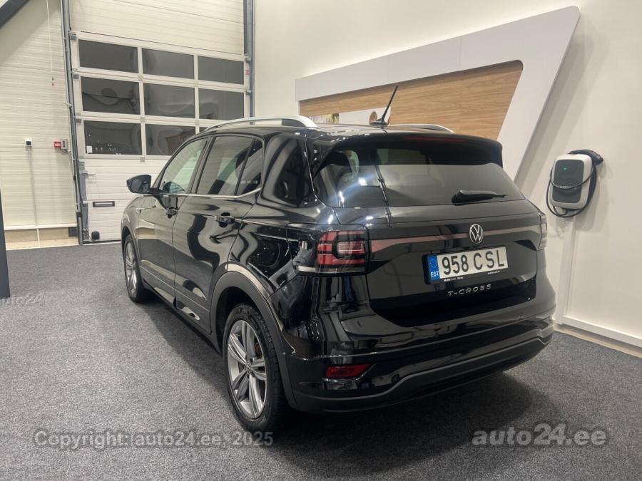 Melns Volkswagen T-Cross 2023 Rakvere, ar dzinēja tilpumu 1.50 L un nobraukumu 66 tūkst. km par 23500 €, foto 3 vietnē AUTOMOTO.COM.LV