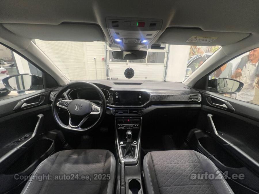 Melns Volkswagen T-Cross 2023 Rakvere, ar dzinēja tilpumu 1.50 L un nobraukumu 66 tūkst. km par 23500 €, foto 6 vietnē AUTOMOTO.COM.LV