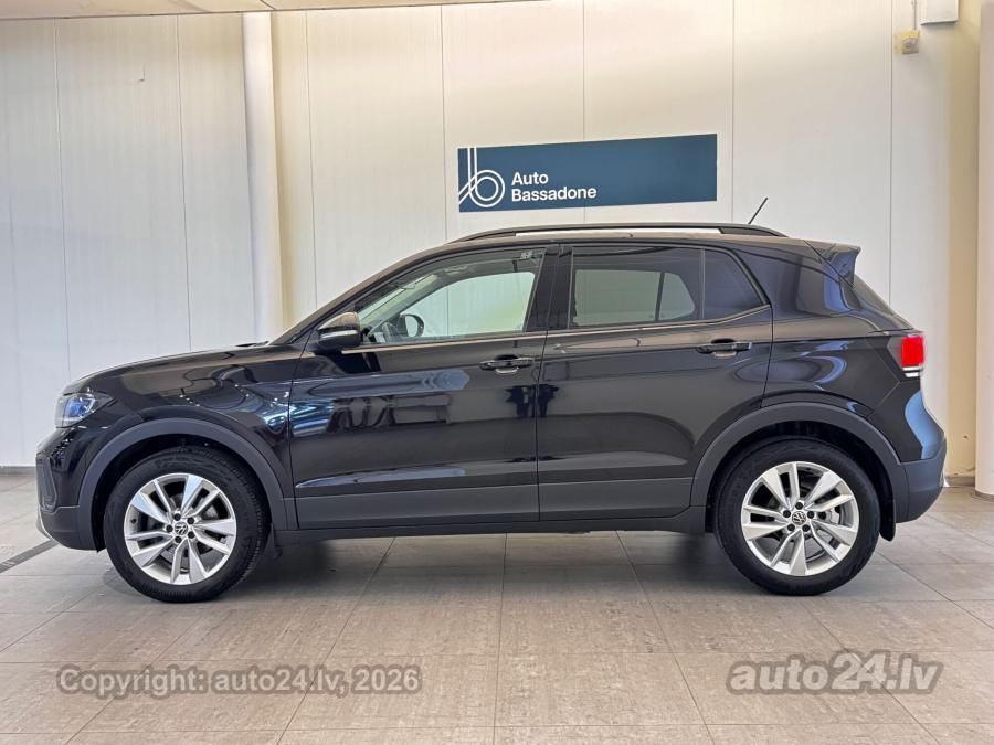 Black Volkswagen T-Cross 2025 in Tallinn, with an engine capacity of 1.50 L and mileage of 14 thousand km for 27900 €, photo 4 on AUTOMOTO.COM.LV