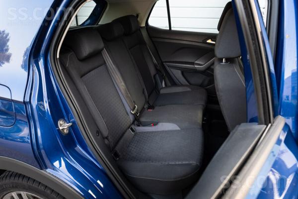 Blue Volkswagen T-Cross 2019 in Riga, with an engine capacity of 1.00 L and mileage of 54 thousand km for 18150 €, photo 8 on AUTOMOTO.COM.LV
