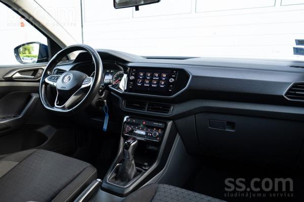 Blue Volkswagen T-Cross 2019 in Riga, with an engine capacity of 1.00 L and mileage of 54 thousand km for 18150 €, photo 10 on AUTOMOTO.COM.LV