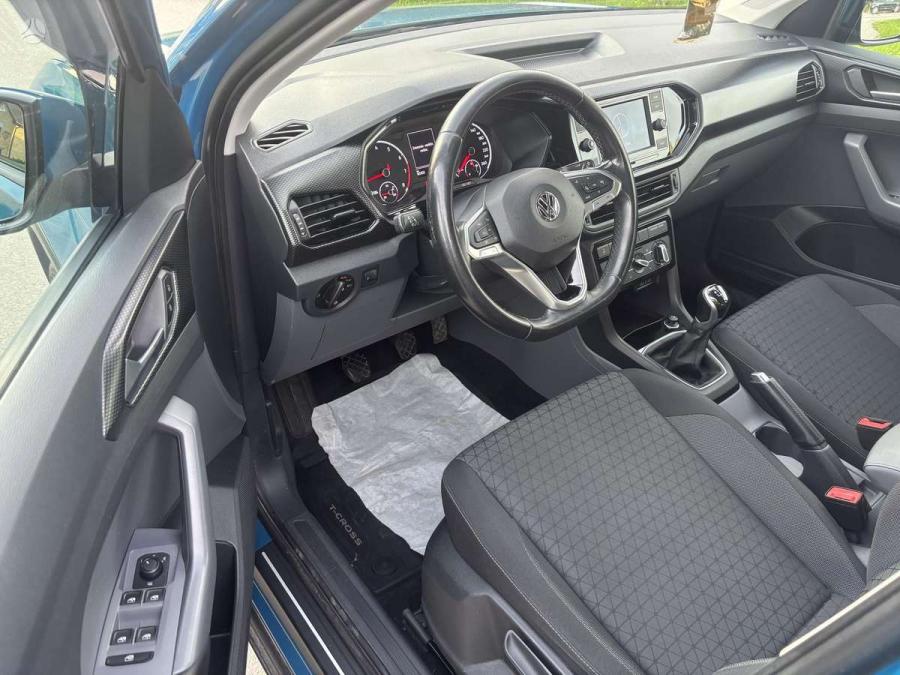 Zils Volkswagen T-Cross 2019 Šauļi, ar dzinēja tilpumu 1.00 L un nobraukumu 80 tūkst. km par 11700 €, foto 12 vietnē AUTOMOTO.COM.LV