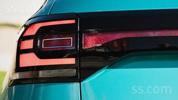 Blue Volkswagen T-Cross 2019 in Riga, with an engine capacity of 1.00 L and mileage of 143 thousand km for 15995 €, photo 7 on AUTOMOTO.COM.LV
