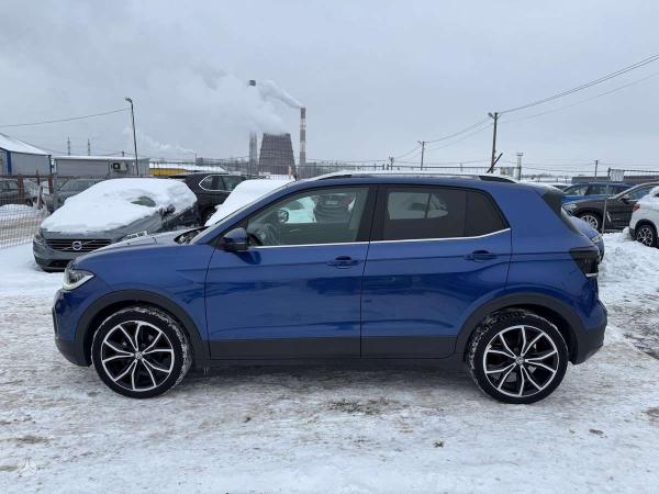 Blue Volkswagen T-Cross 2020 in Kaunas, with an engine capacity of 1.00 L and mileage of 130 thousand km for 14400 €, photo 4 on AUTOMOTO.COM.LV