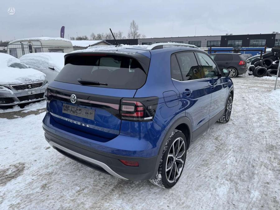 Zils Volkswagen T-Cross 2020 Kauņa, ar dzinēja tilpumu 1.00 L un nobraukumu 130 tūkst. km par 14400 €, foto 6 vietnē AUTOMOTO.COM.LV