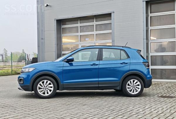 Blue Volkswagen T-Cross 2020 in Liepaja, with an engine capacity of 1.00 L and mileage of 95 thousand km for 12900 €, photo 2 on AUTOMOTO.COM.LV