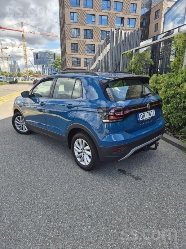 Volkswagen T-Cross 2020 in Riga on AUTOMOTO.COM.LV Blue Volkswagen T-Cross 2020 in Riga, with an engine capacity of 1.00 L and mileage of 174 thousand km for 13900 €, photo 4 on AUTOMOTO.COM.LV