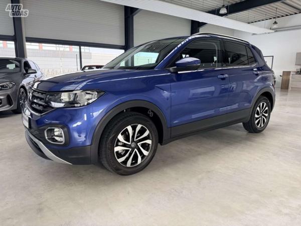 Blue Volkswagen T-Cross 2021 in Kaunas, with an engine capacity of 1.50 L and mileage of 25 thousand km for 26283 €, photo 1 on AUTOMOTO.COM.LV