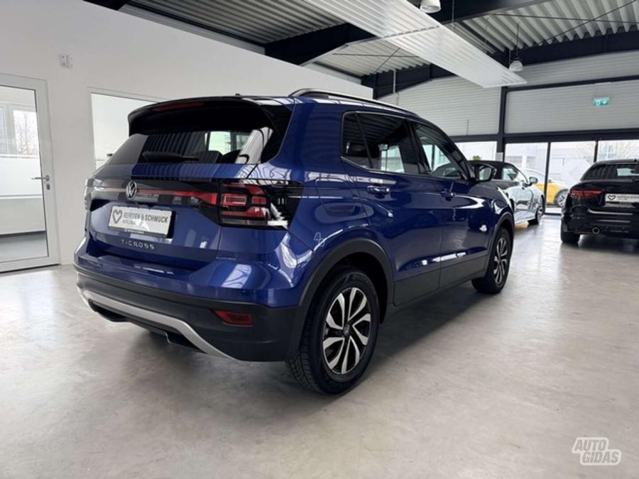 Blue Volkswagen T-Cross 2021 in Kaunas, with an engine capacity of 1.50 L and mileage of 25 thousand km for 26283 €, photo 8 on AUTOMOTO.COM.LV