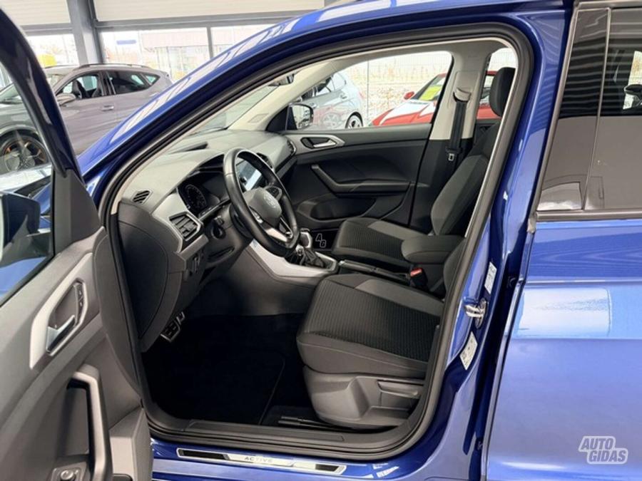Blue Volkswagen T-Cross 2021 in Kaunas, with an engine capacity of 1.50 L and mileage of 25 thousand km for 26283 €, photo 13 on AUTOMOTO.COM.LV
