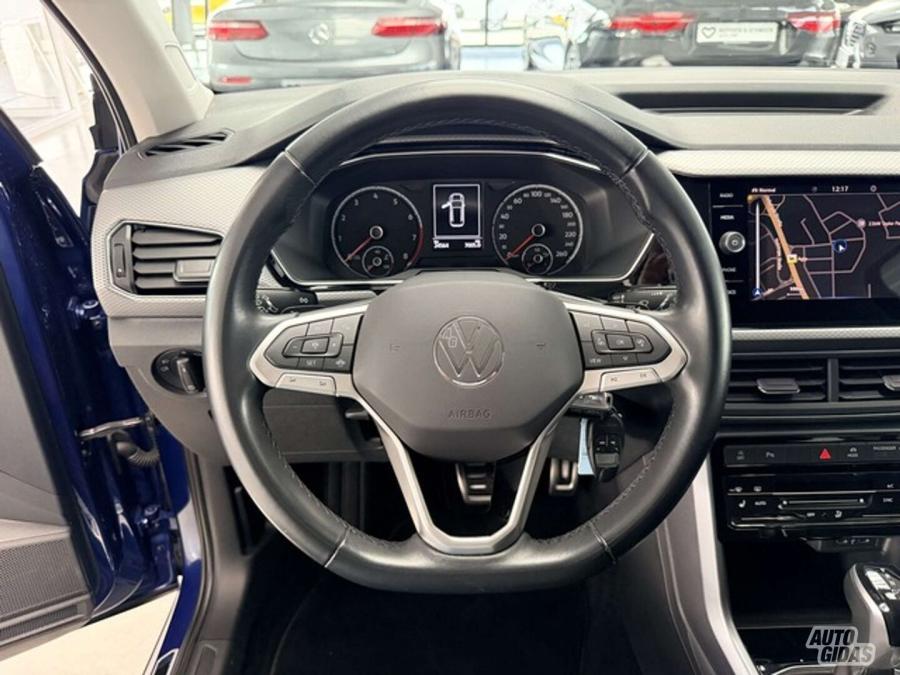 Blue Volkswagen T-Cross 2021 in Kaunas, with an engine capacity of 1.50 L and mileage of 25 thousand km for 26283 €, photo 19 on AUTOMOTO.COM.LV