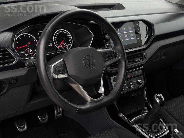 Blue Volkswagen T-Cross 2021 in Valmiera, with an engine capacity of 1.00 L and mileage of 102 thousand km for 16500 €, photo 8 on AUTOMOTO.COM.LV