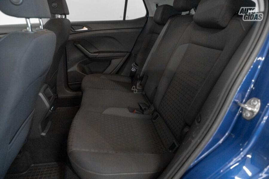 Blue Volkswagen T-Cross 2022 in Vilnius, with an engine capacity of 1.00 L and mileage of 75 thousand km for 17300 €, photo 17 on AUTOMOTO.COM.LV