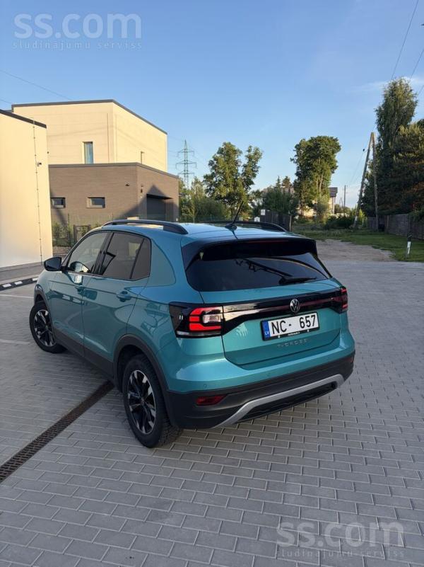 Blue Volkswagen T-Cross 2022 in Riga, with an engine capacity of 1.00 L and mileage of 81 thousand km for 15700 €, photo 4 on AUTOMOTO.COM.LV