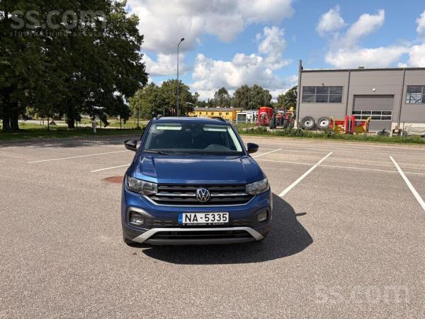 Синий Фольксваген T-Cross 2022 в Валмиера, объемом двигателя 1.00 л и пробегом 79 тыс. км за 16300 €, фото 2 на AUTOMOTO.COM.LV